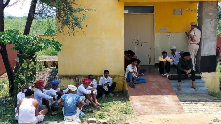 Tonk News:टोंक जिले के जंगल में मिली युवक की लाश, हत्या की आशंका पर ...