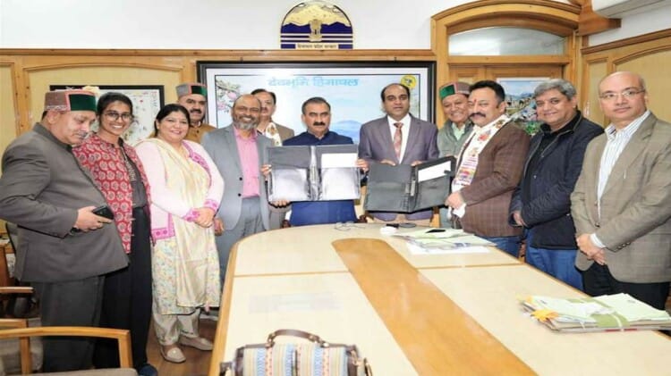 Shimla:सीएम सुक्खू ने चार बचाव वाहनों को दिखाई हरी झंडी, एसडीआरएफ का ...