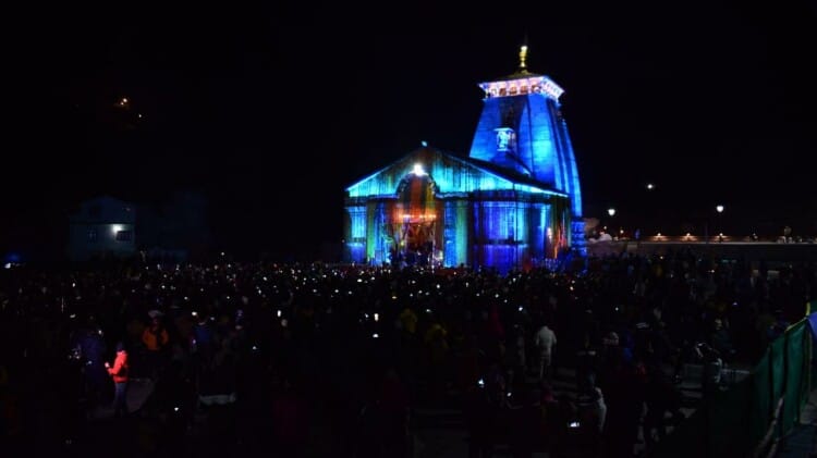 Char Dham Yatra 2023 Kedarnath Temple Shining With Colorful Lights At ...