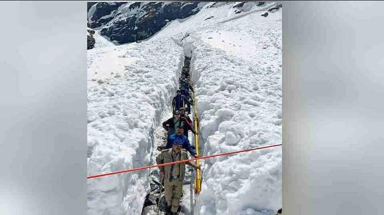 Hemkund Sahib Yatra 60 मीटर तक बर्फ के बीच से होकर गुजरेंगे तीर्थयात्री