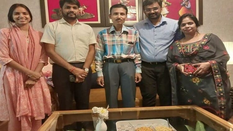 Aligarh News:एसडीएम रहते अमित ने की यूपीएससी परीक्षा उतीर्ण, मिली 246 ...