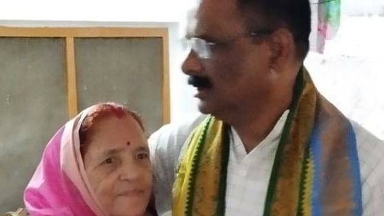 Mayor Swearing-in Ceremony:काशी के मेयर ने गंगाजल हाथ में लेकर संस्कृत ...