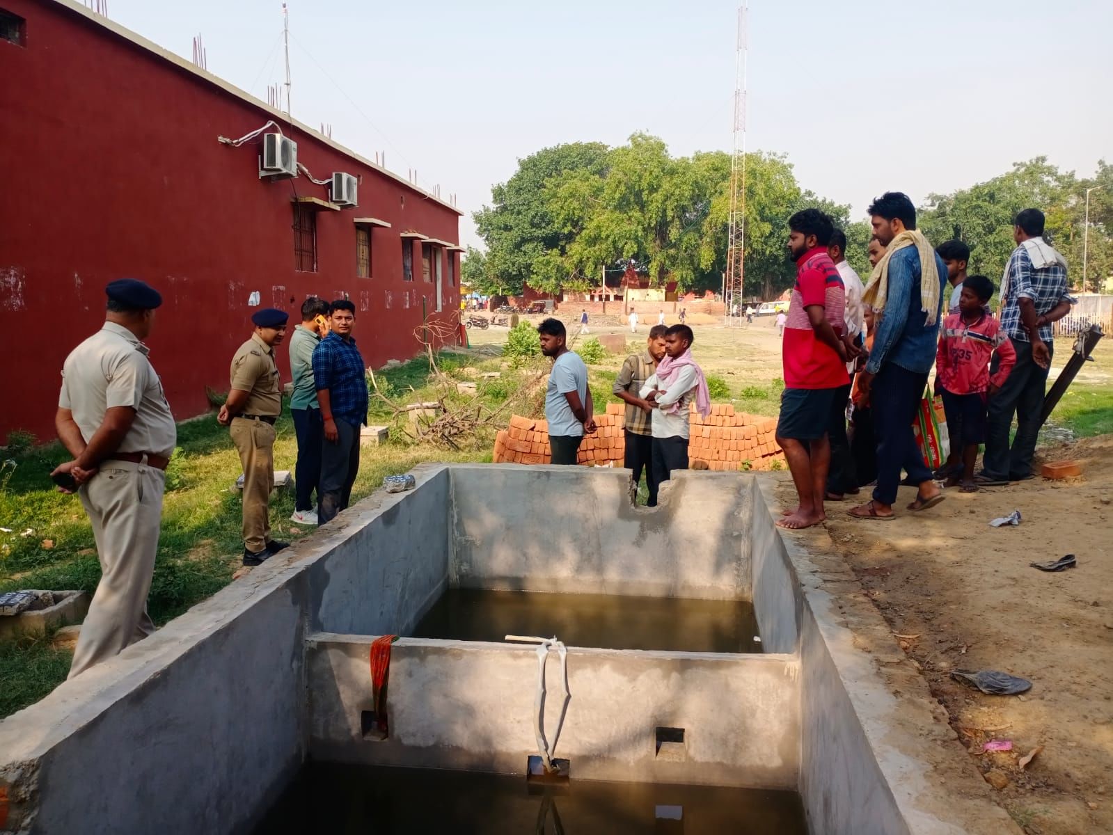 Dead Body Of Child Found In Water Tank At Dildar Nagar Railway Station ...