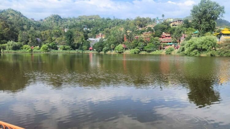 The Color Of Rewalsar Lake Is Changing Due To Siltation Of Fish - Amar ...