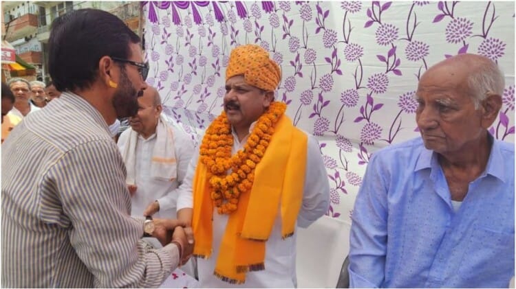 Congress Mla Amin Qadri Give Rs 5 Lakh For The Renovation Of Shiv ...