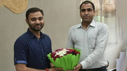 Success Story Ias Pradeep Singh Cracked Upsc Exam Got Rank 1 Using ...