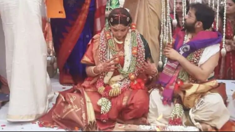 Pratik Doshi:pmo अधिकारी संग हुई वित्त मंत्री की बेटी की शादी, प्रतीक को क्यों कहते हैं Pm के ...