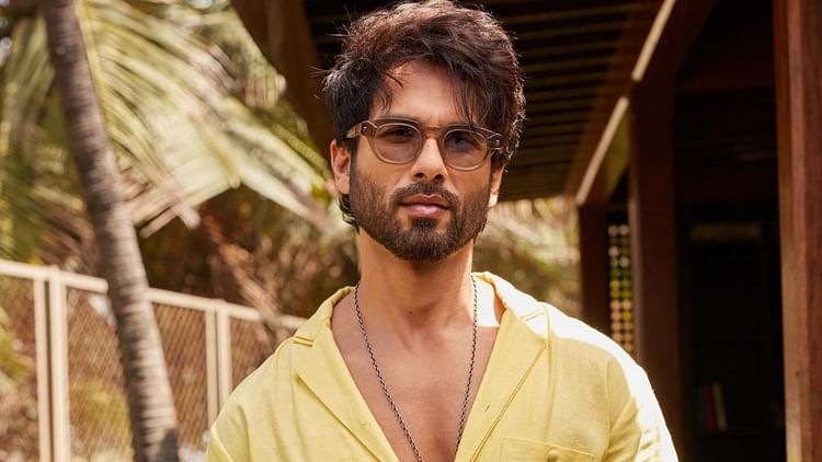Bloody Daddy Actor Shahid Kapoor Takes A Rs 15 Cr Fee Cut For Malayalam ... Bloody Daddy Actor Shahid Kapoor Takes A Rs 15 Cr Fee Cut For Malayalam ...