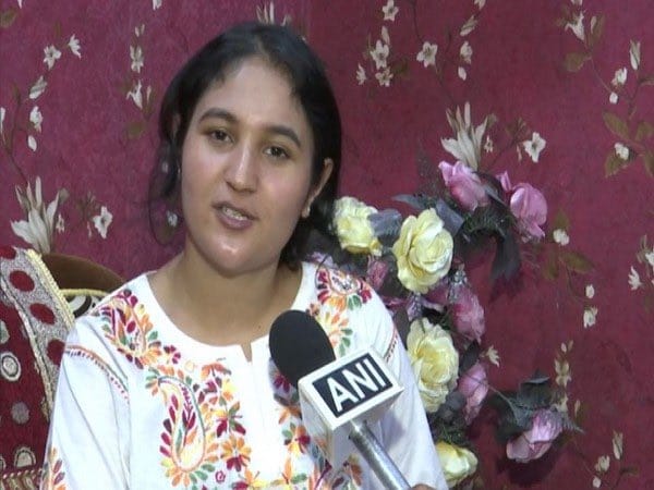 Simran Bala Becomes First Woman To Crack Upsc Capf Exam In Jammu ...