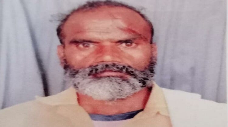 प्रतापगढ़ :आम के पेड़ से लटकता मिला अधेड़ का शव, हत्या और आत्महत्या बीच ...