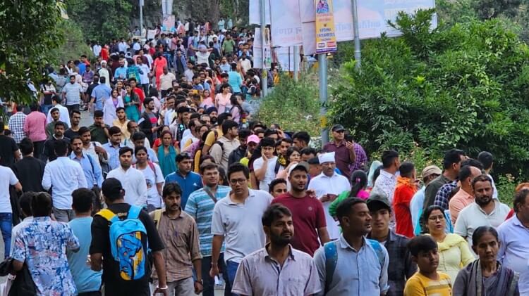 Kainchi Dham 59th Foundation Day Today Devotees Crowd Gathered Neem Karoli Baba Nainital Watch ...