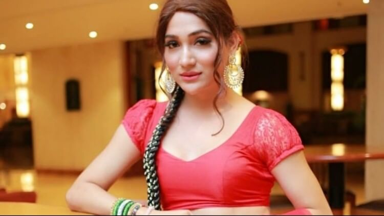 Navya Singh Interview:बातें नहीं ट्रांस को बनाएं लीड हीरोइन, तब आएगा ...