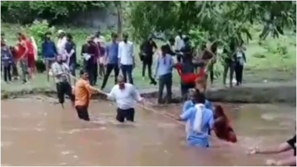 Rajsamand 50 Devotees Returning From Surajkund Got Trapped In Strong ...