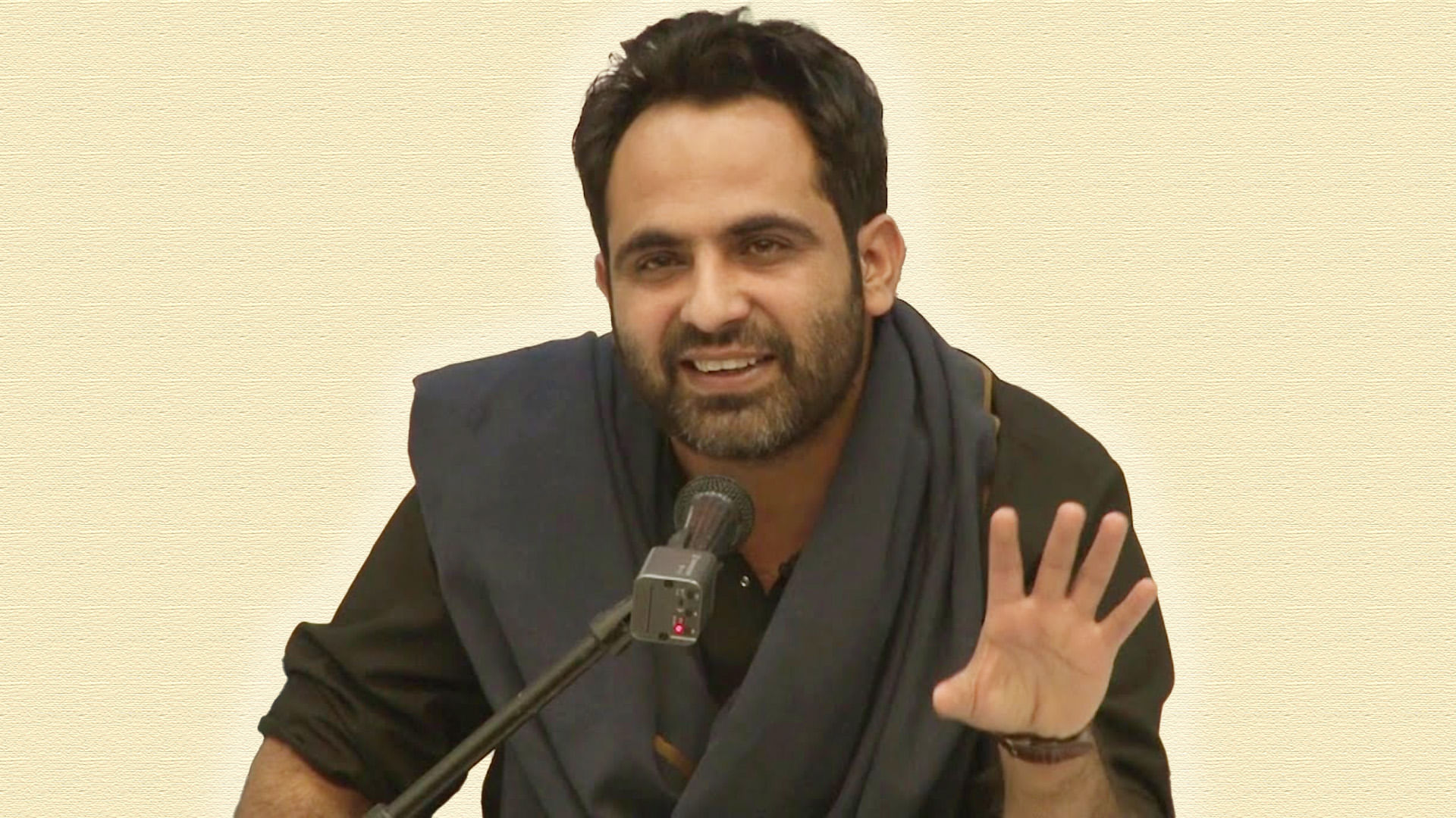 Tahjeeb Hafi Best Ghazal Cheekhti Tum Rahi Aur Mera Gala Baith Gaya ...