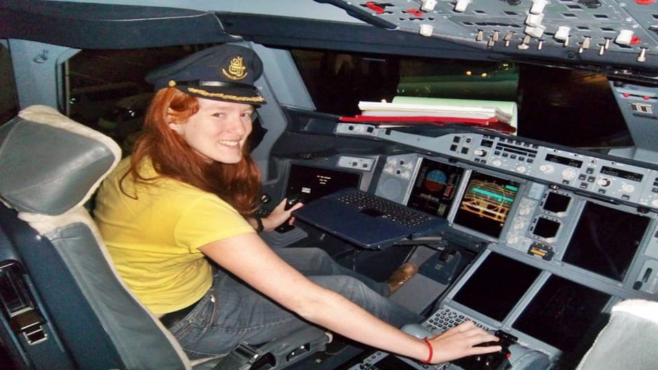 Uk Female Pilot Recreates World War Era Flight Of British Indian Spy ...