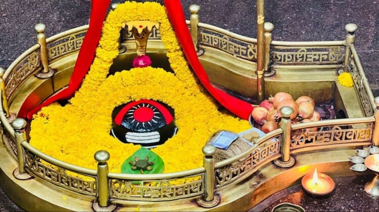 Sawan 2023: Angareshwar Mahadev Temple Of Ujjain, Special Worship Is ...