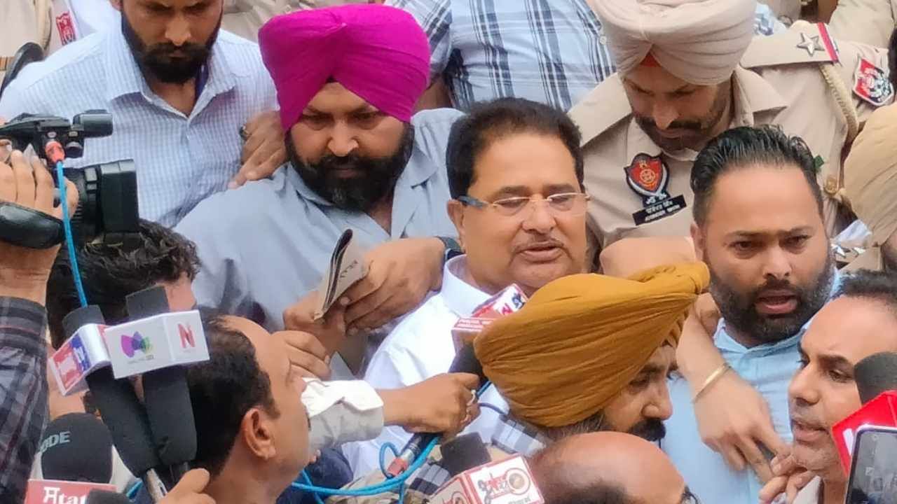 Punjab Vigilance Got One Day Remand Of Former Deputy Cm Op Soni - Amar Ujala Hindi News Live ...