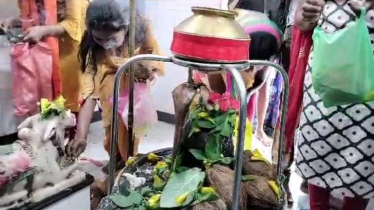 Sawan 2023; Devotees Throng Shiva Temples For Worship On The First Monday Of Sawan In Korba ...