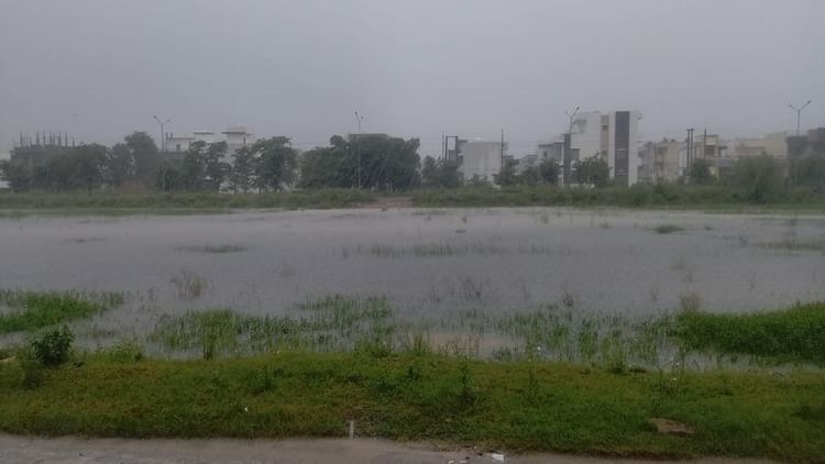 Haryana:कुरुक्षेत्र में जोरदार बारिश, मारकंडा नदी के तट टूटने की आशंका ...