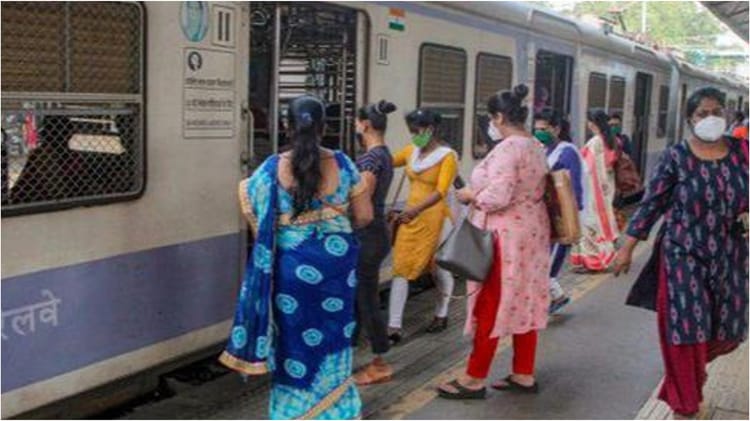 Uniformed Personnel To Be Posted In Ladies Coaches Of Suburban Trains ...
