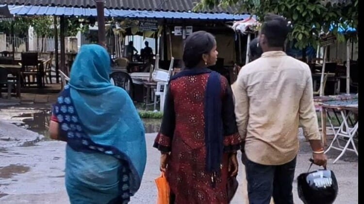 Bihar News: Muzaffarpur Girl Fell In Love With Up Boy On Social Media, Ran Away And Got Married ...