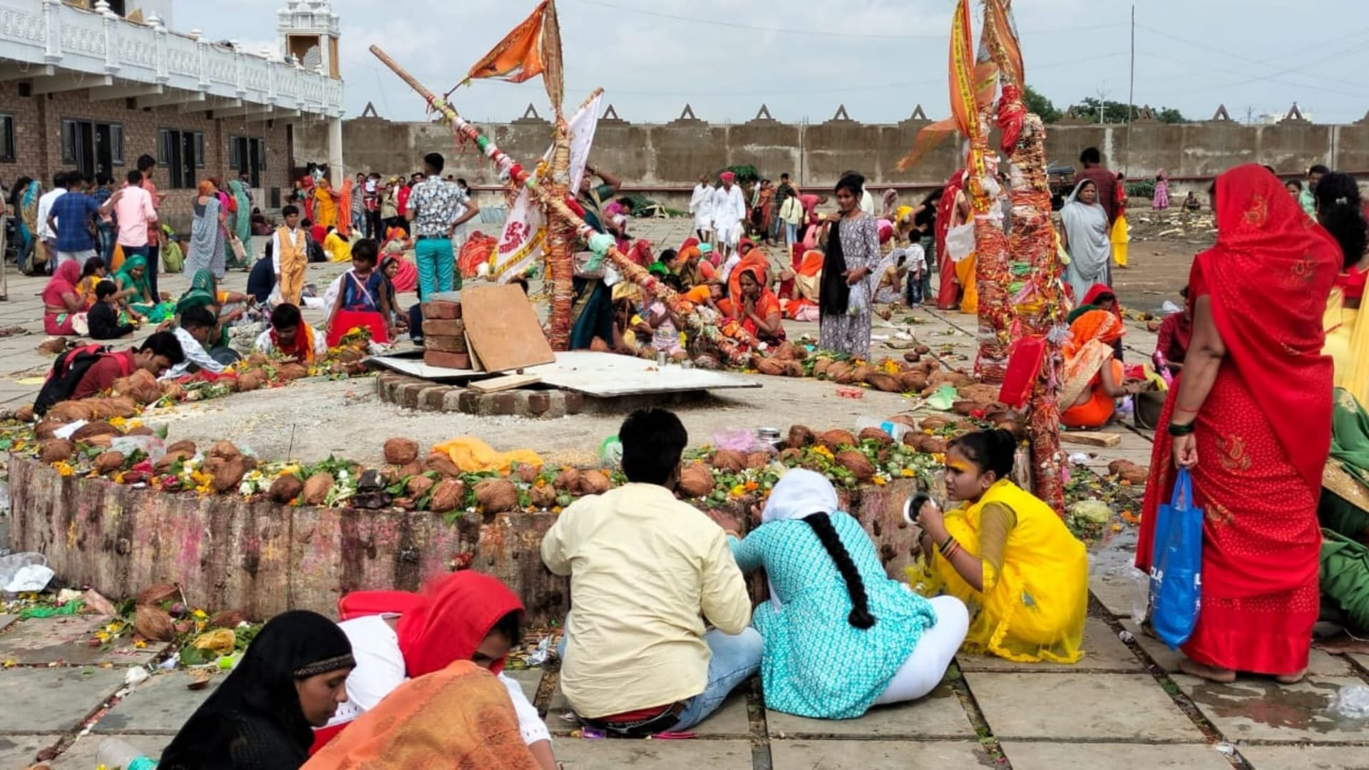 Sehore Record Of Devotion On Call Of Pradeep Mishra Crores Of Devotees ...