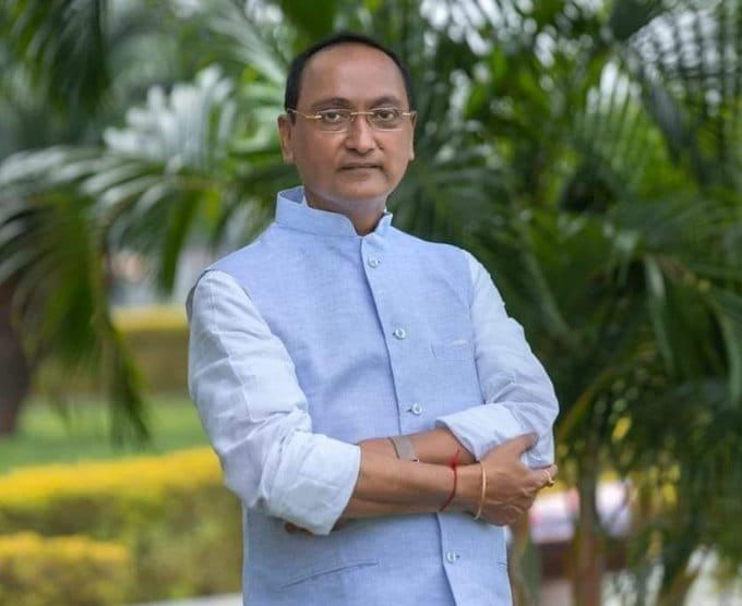 Bihar Cm Nitish Kumar : Ex Jdu Mlc Vinod Chaudhary Died, He Was Father Of Pushpam Priya ...