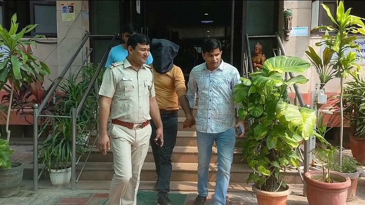 Delhi Murderशादी से मना करने पर लड़की की रॉड मारकर हत्या आरोपी को पुलिस ने किया गिरफ्तार