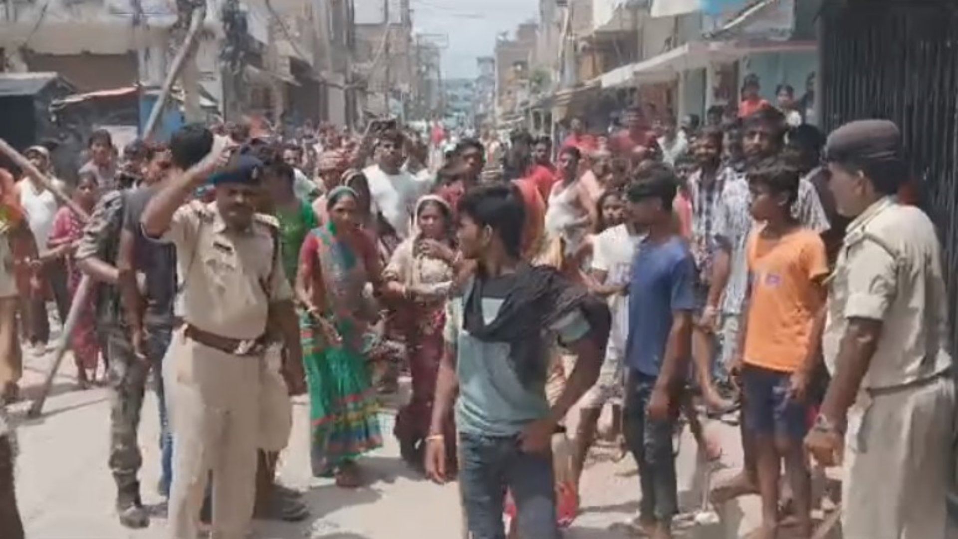 Hindu Girl Got Injured Due To Bursting Of Crackers During Tazia Procession In Bhagalpur; People ...