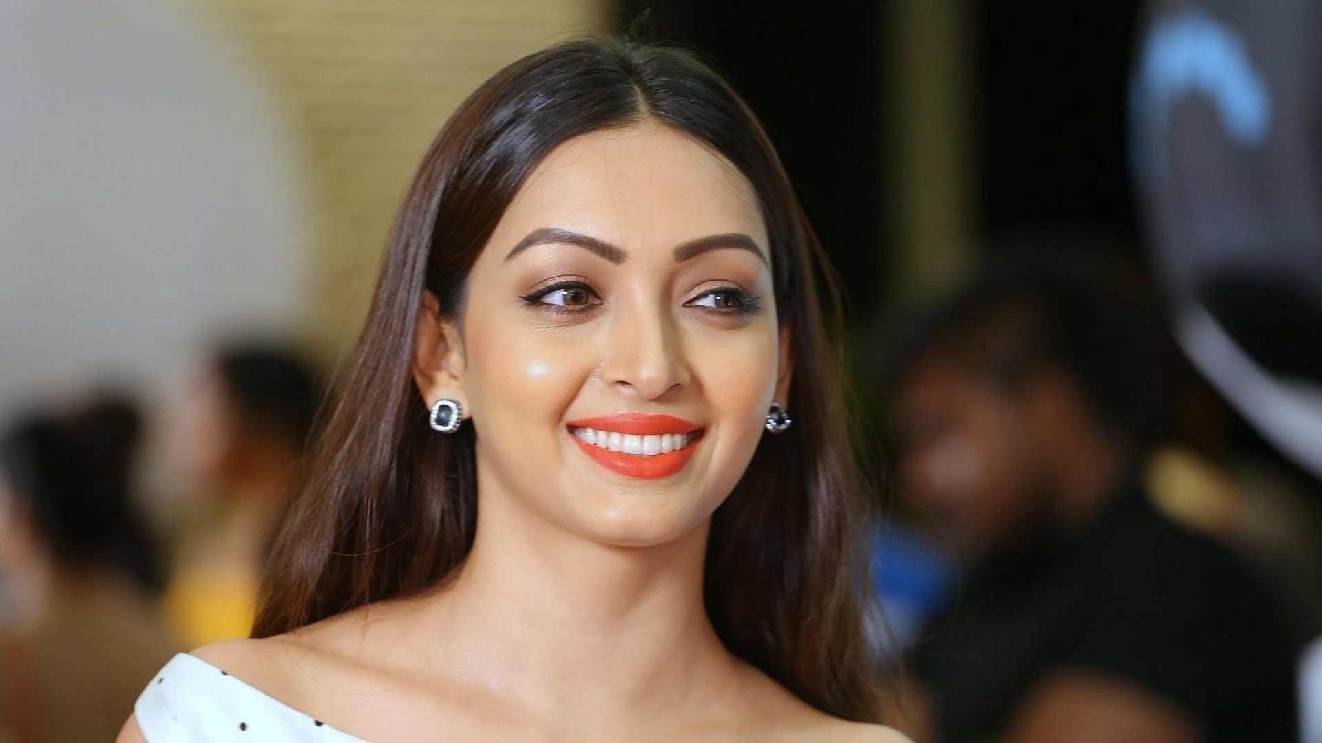 These Beauties Suddenly Disappeared From Industry Malini Sharma Gayatri ...