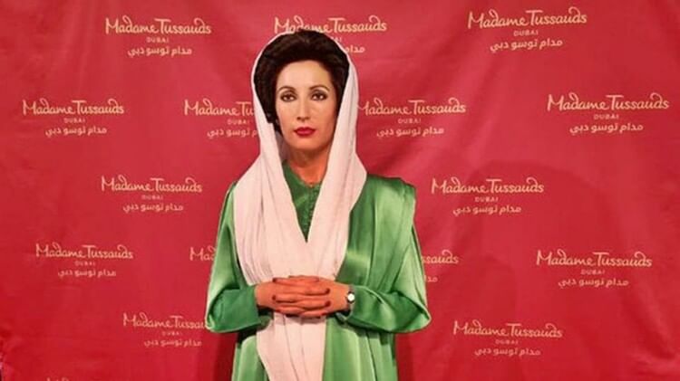 Former Pakistan Pm Benazir Bhutto Wax Statue Unveiled At Madame Tussauds Dubai - Amar Ujala ...