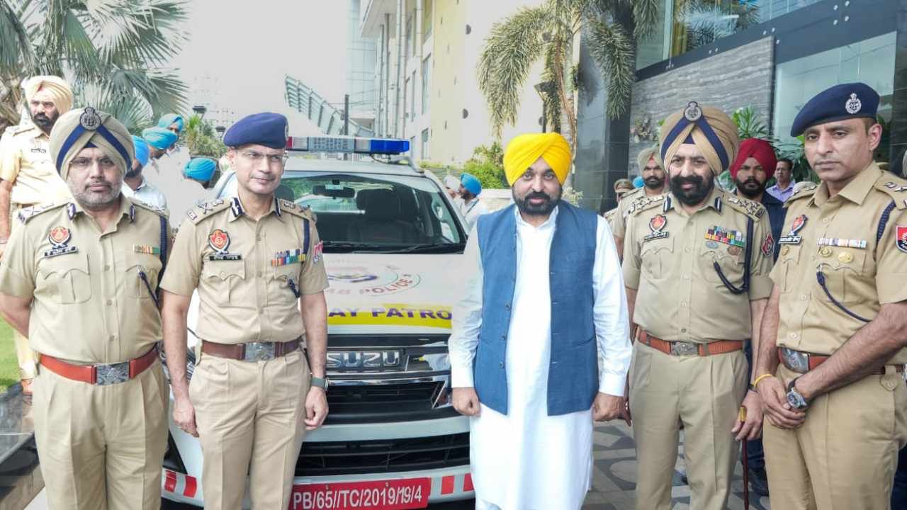 Road Safety Force Got 144 Vehicles In Punjab - Amar Ujala Hindi News ...