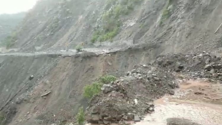 Road Collapses On Kalka-shimla Highway In Himachal Pradesh Solan Traffic Stopped After Landslide ...