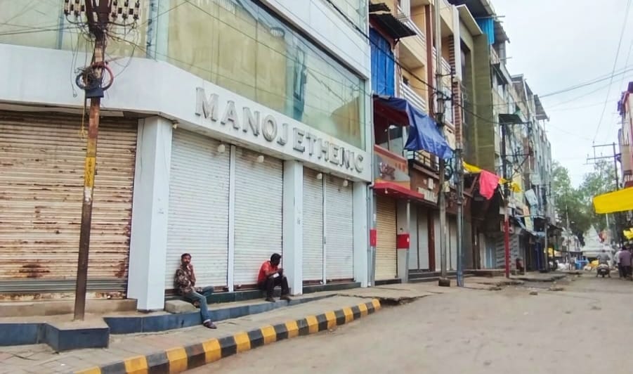 Rajwada Market Closed In Protest Against The Bullying Of Pedestrians In ...