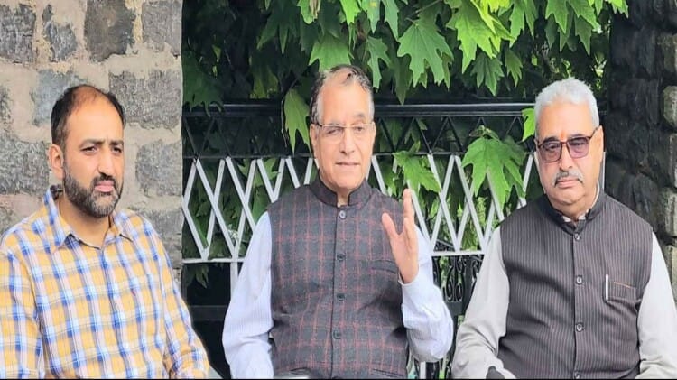 Suresh Bhardwaj Said Rajendra Rana, Congress Leader Should Tell Who Is ...