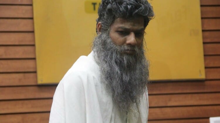 Drama Patloon Tells About The Story Of A Fifty Years Old Man Bhagwan ...