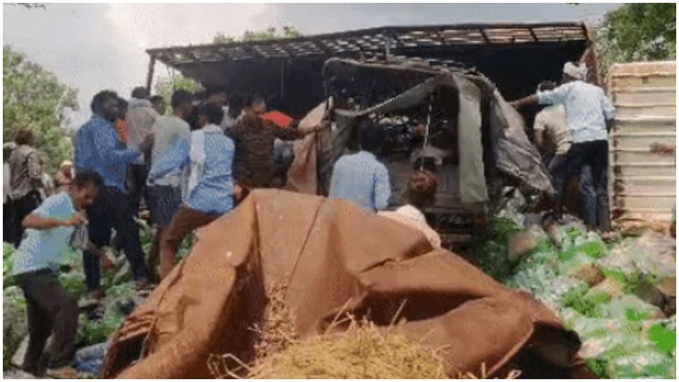 Truck Collided With Jeep On Rajasthan Mahwa-alwar State Highway Six ...