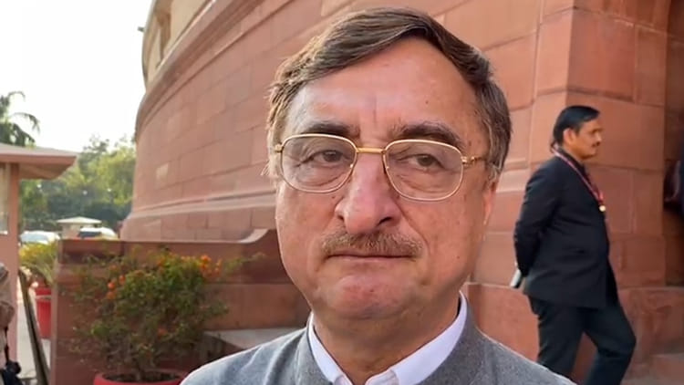 Mp:500 करोड़ के घोटाले के आरोप में फंसे सीएस को मुद्दा बना शिवराज को ...