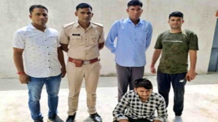 Sirohi:कार छोड़कर फरार तस्कर गिरफ्तार; ईको में पुलिस ने पकड़ा था एक ...