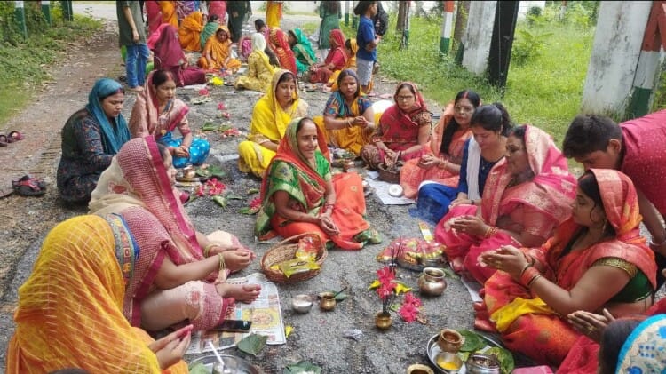 Hal Shashti Vrat 2023:संतान की दीर्घायु के लिए माताओं ने रखा हलषष्ठी ...