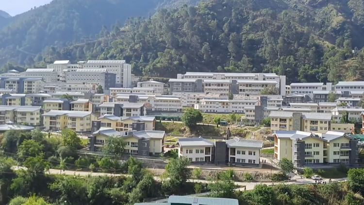 Iit Mandi Ragging Case Ten Students Suspend For Six Months - Amar Ujala ...