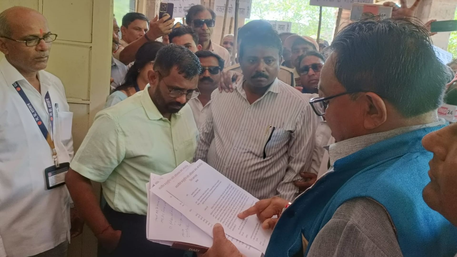 Politics Ruckus Again Over Caste Certificate Of Khandwa Mla Devendra ...