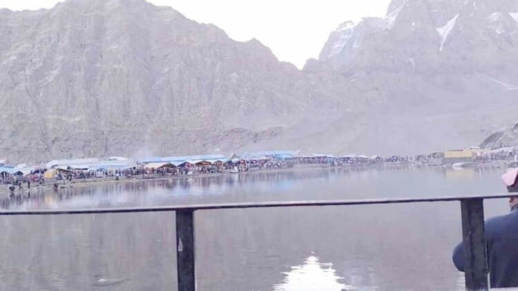 20 Thousand People Took A Dip Of Faith In Manimahesh Dal Lake At The ...