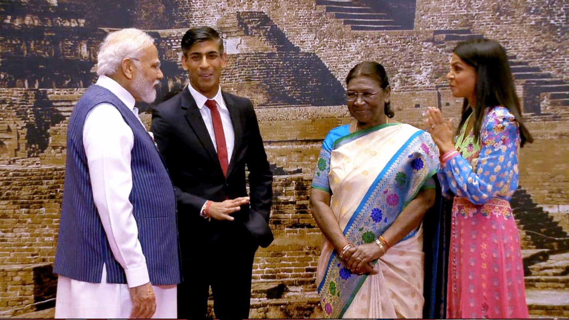 G20 India 2023 Rishi Sunak Visit Rakhi Kalava And Barefoot This Is How ...