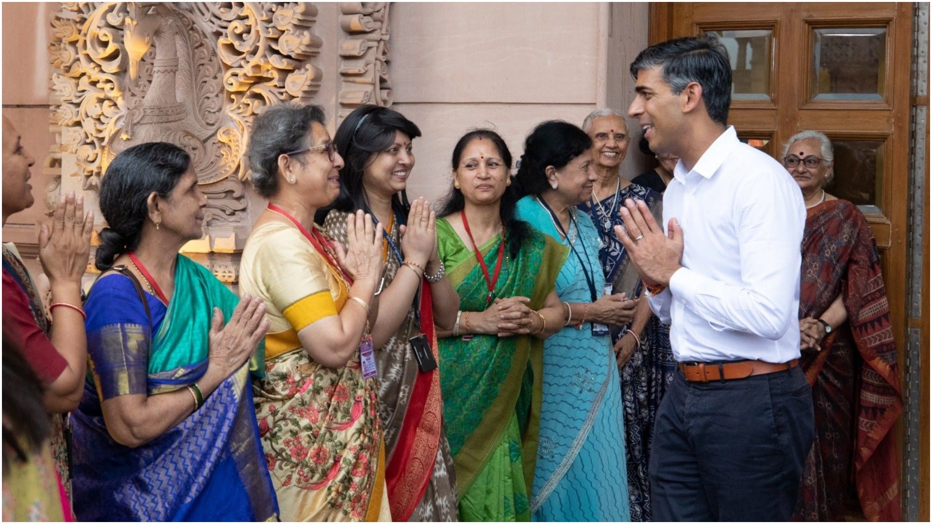 G20 India 2023 Rishi Sunak Visit Rakhi Kalava And Barefoot This Is How ...