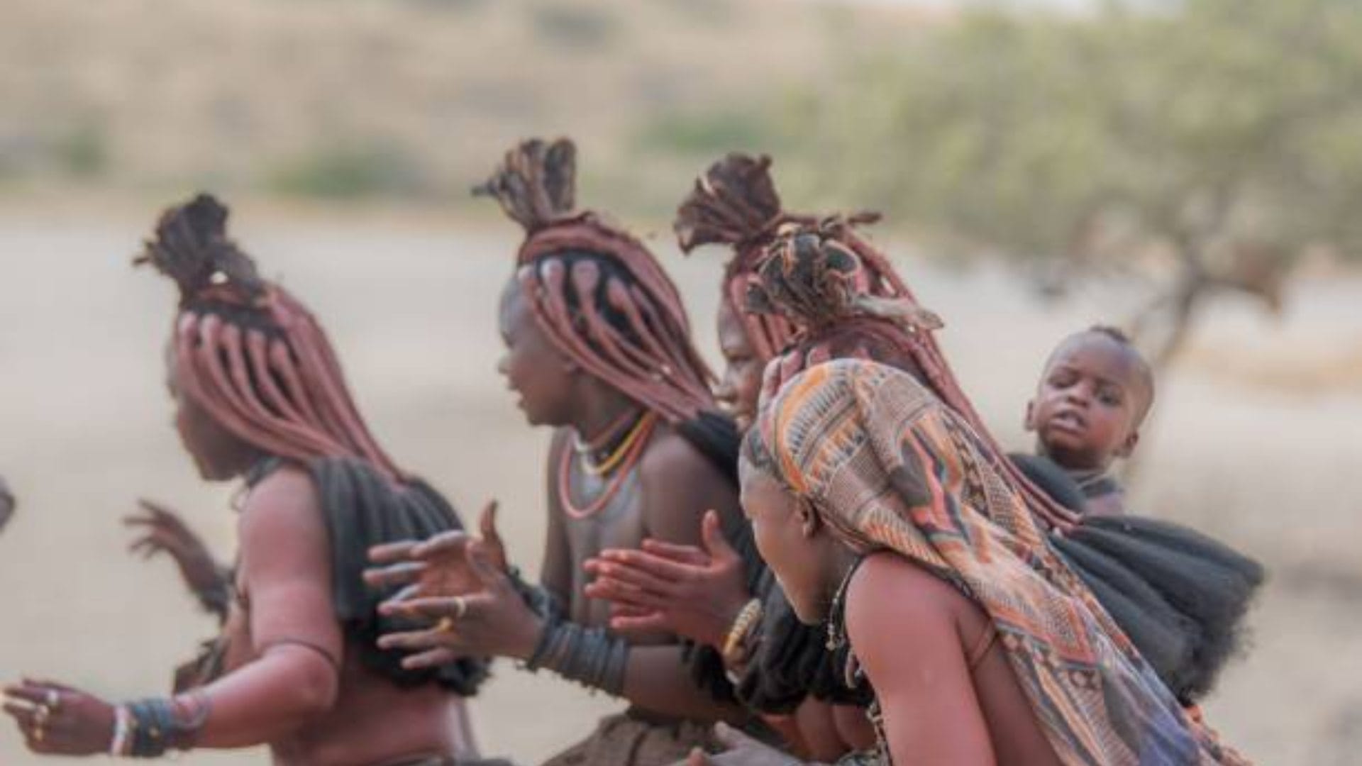 Himba Tribe:दुनिया की अजीबोगरीब जनजाति, सिर्फ शादी के दिन नहाती हैं ...