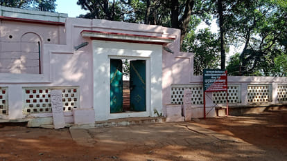 Witness Of Immortal Love Story Naugarh Fort Is Sinking Mystery Of ...