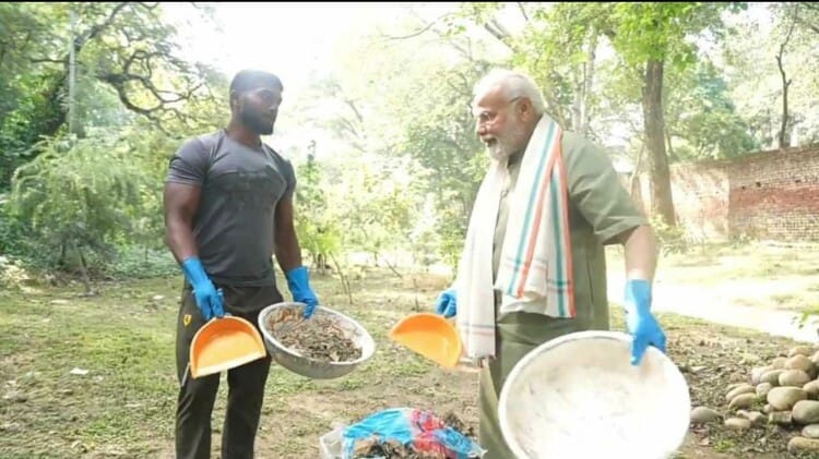 75 डे हार्ड चैलेंज:पीएम के साथ श्रमदान पर परिजन बोले- बेटे ने बढ़ाया ...