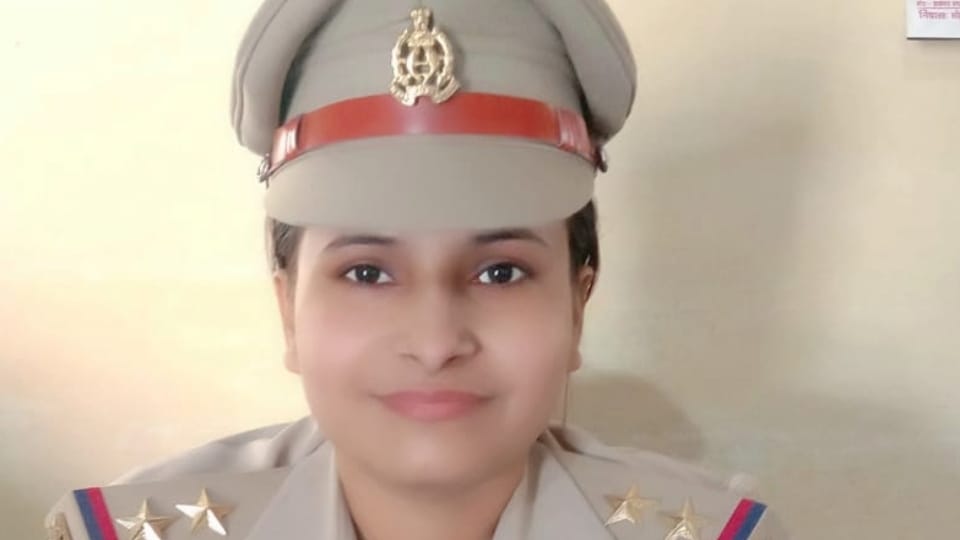 Shahjahanpur Sub Inspector Soni Shukla Becomes Paraur Police Station In ...