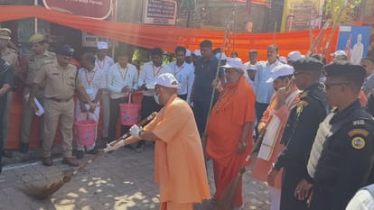 Cm Yogi Adityanath In Namisharanya For The Programme Of Swachta Ke Liye ...